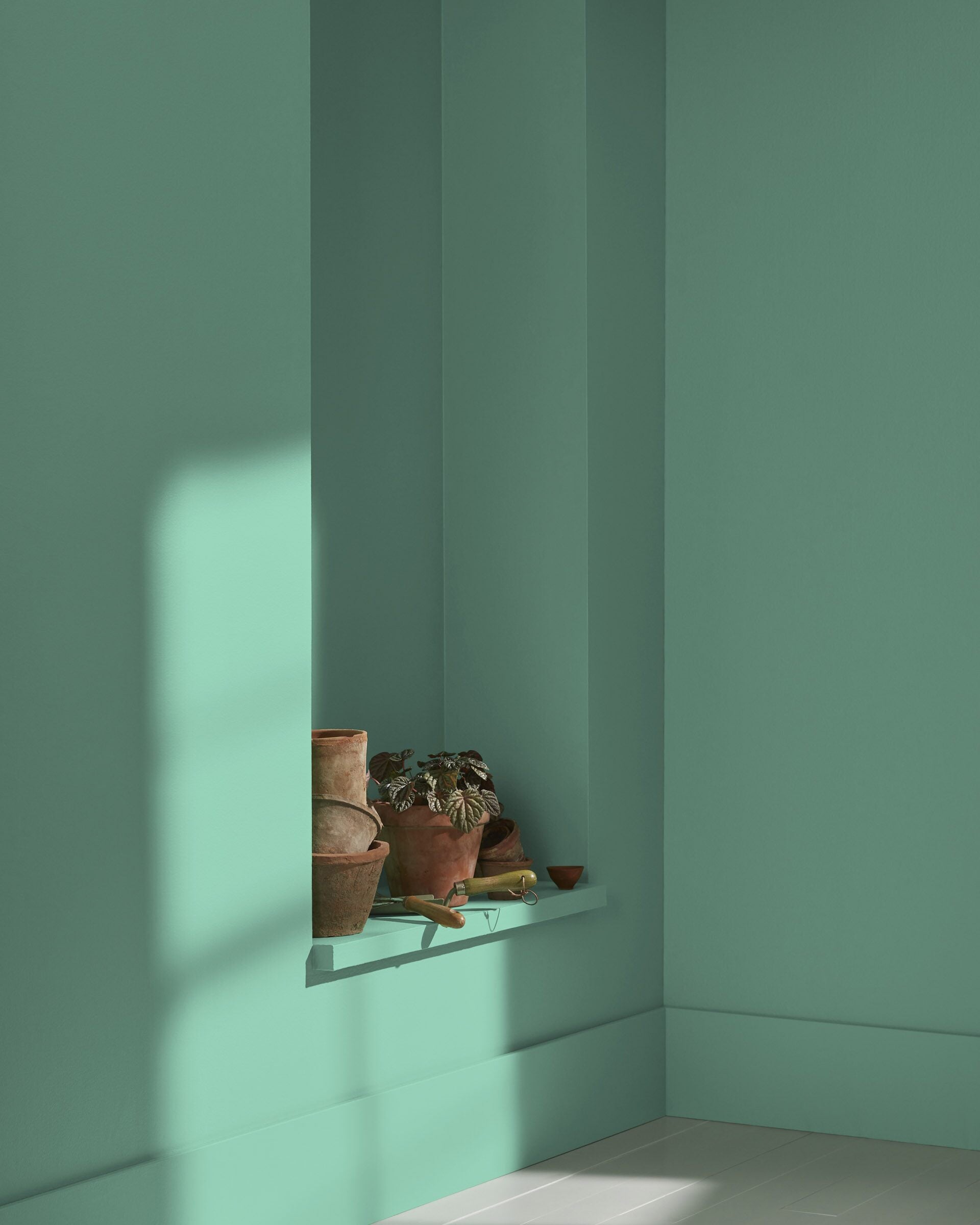 Ladybug Red (1322) – Benjamin Moore Hong Kong