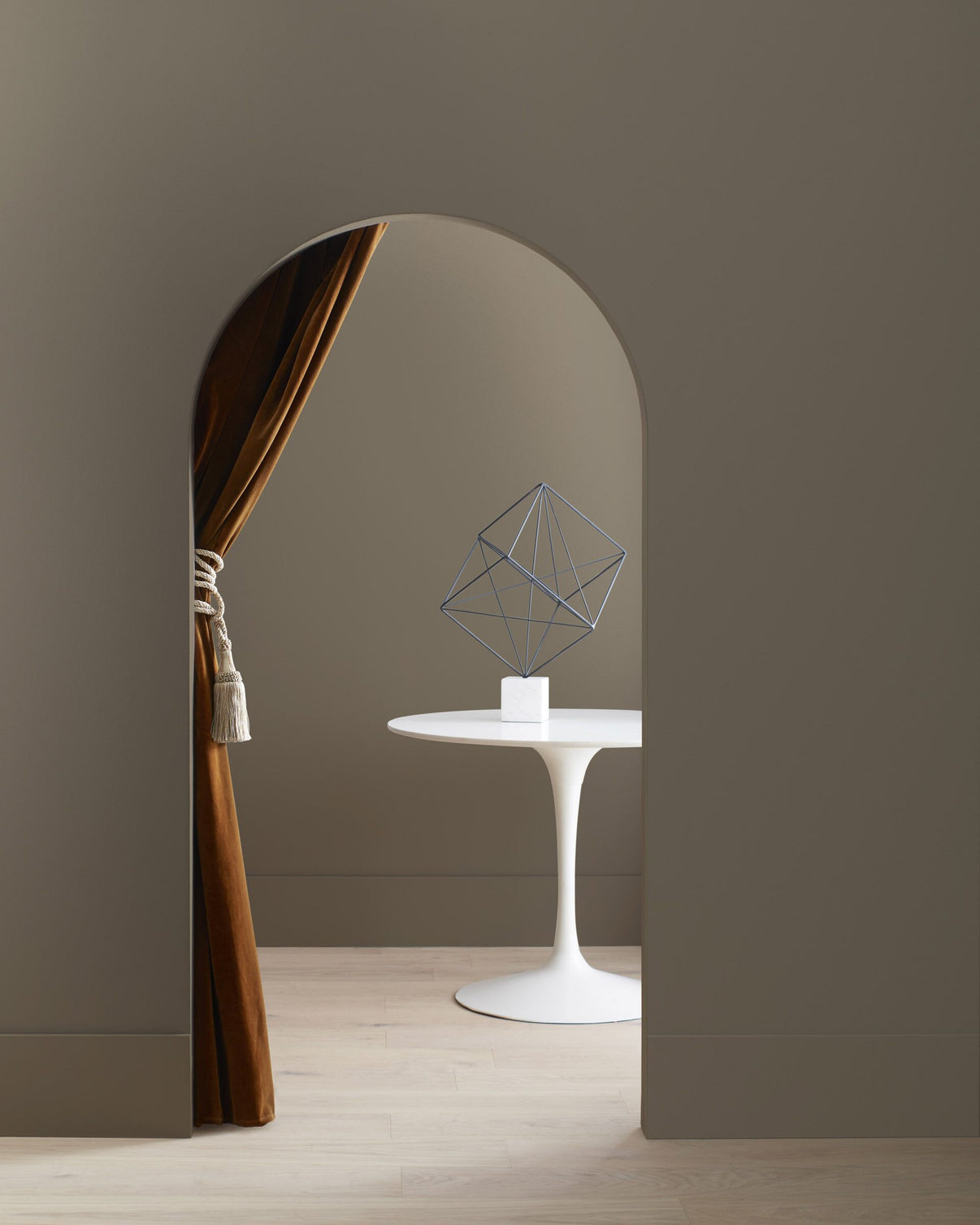 Dash of Pepper (1554) – Benjamin Moore Hong Kong & Macau