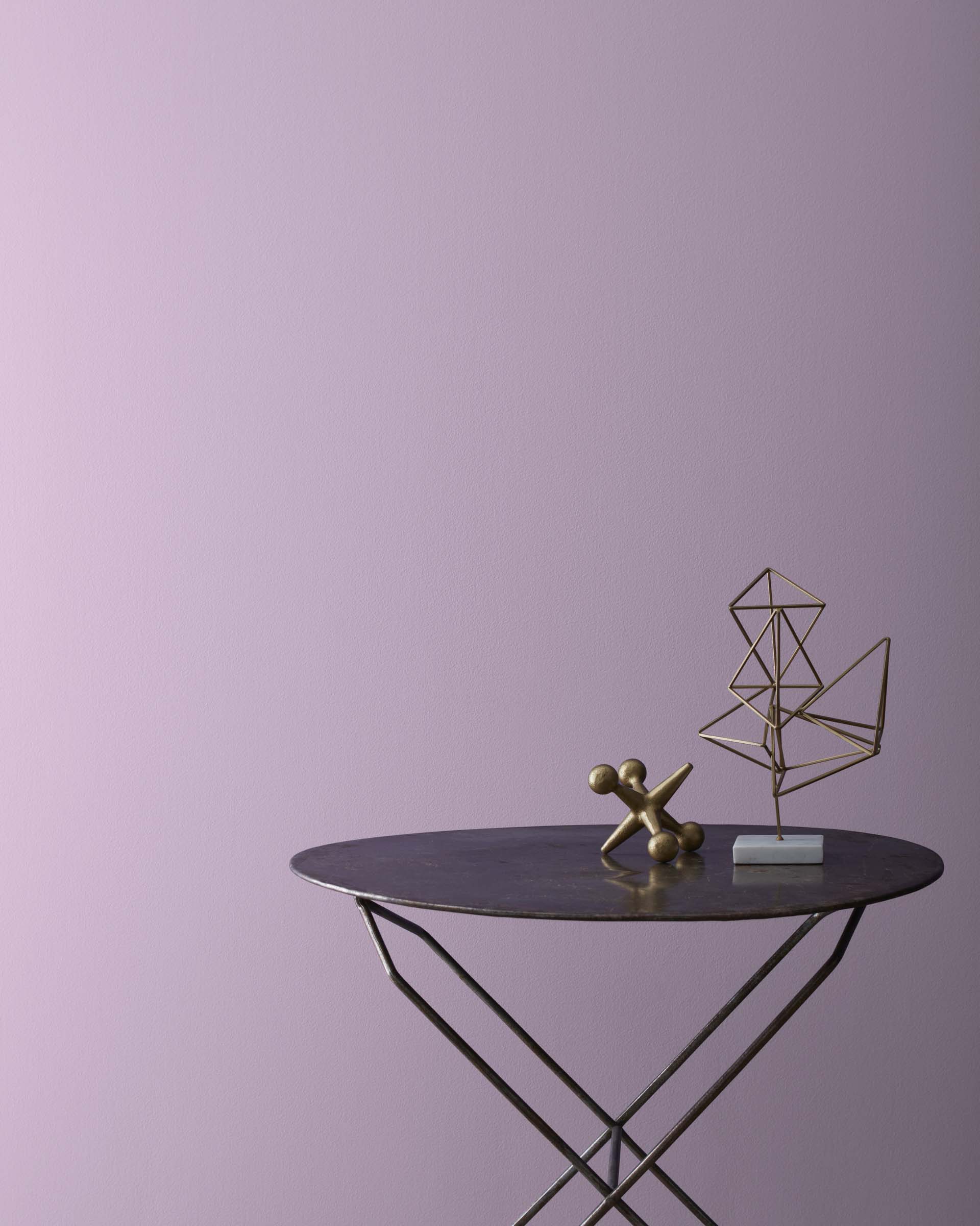 Irises (1440) – Benjamin Moore Hong Kong