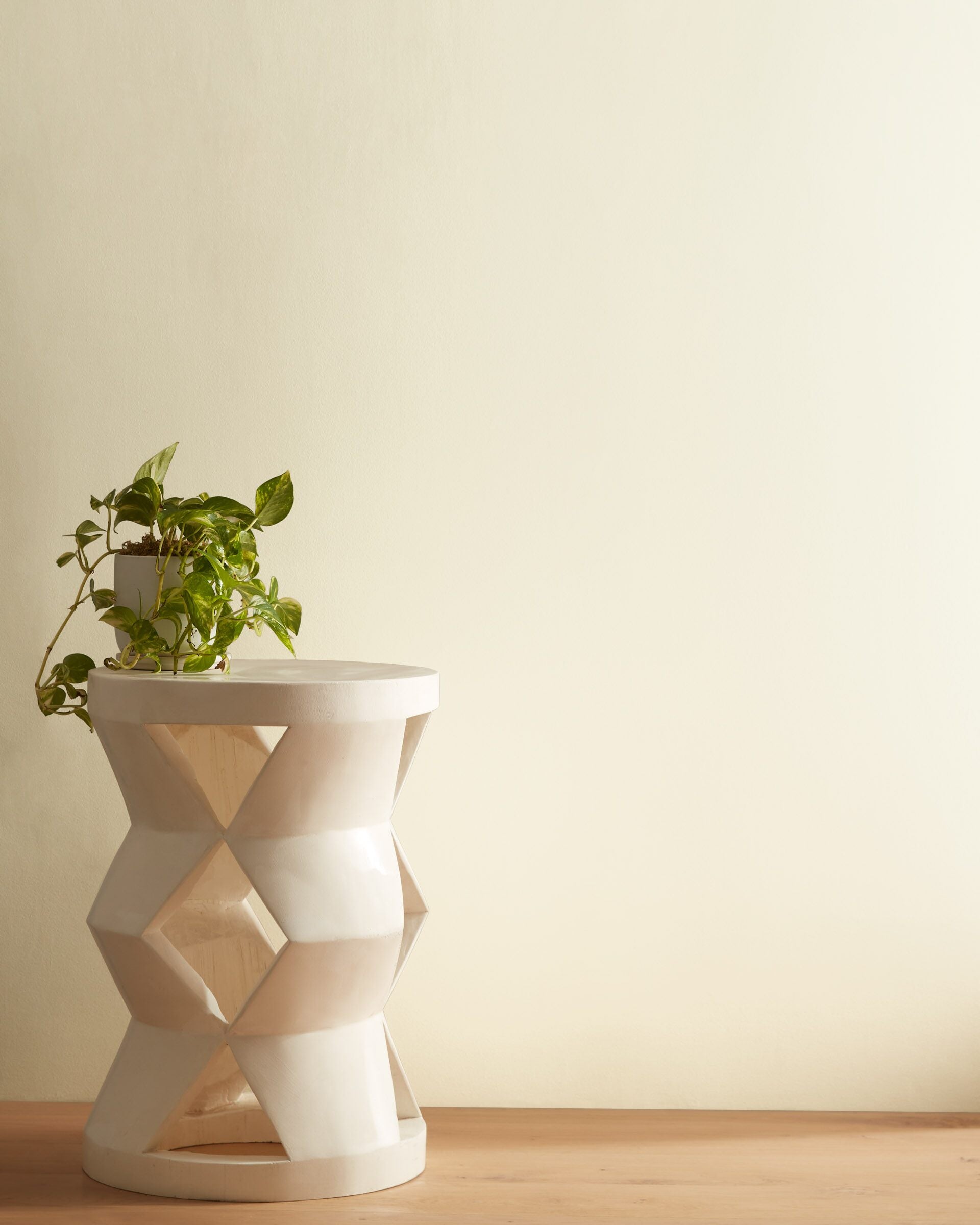 White Swan (927) – Benjamin Moore Hong Kong