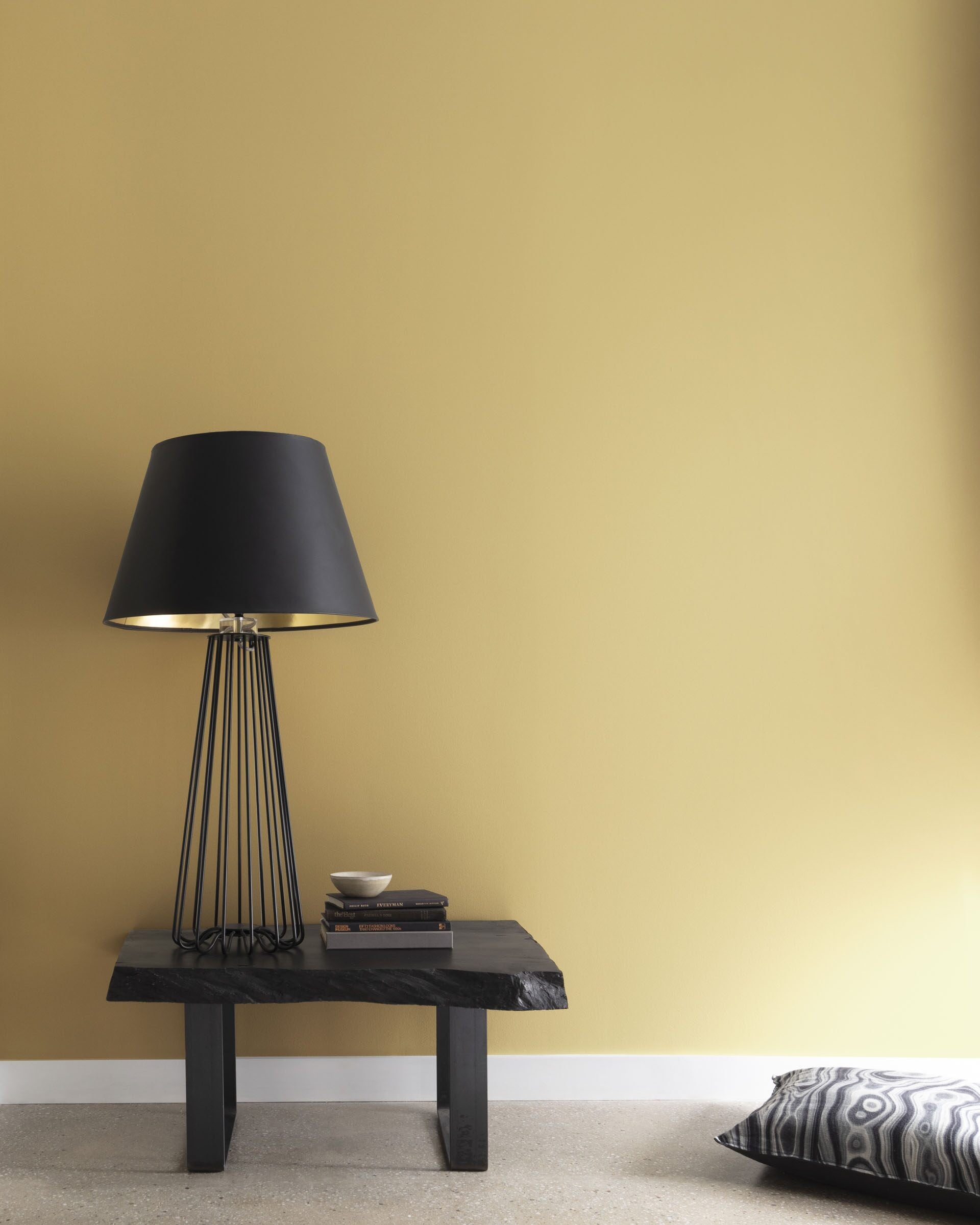 Honeybee (CSP-950) – Benjamin Moore Hong Kong